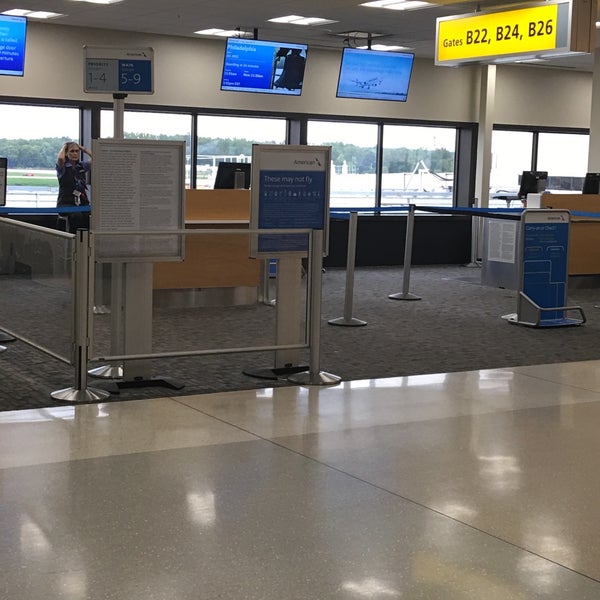 Gate B22 - Airport Gate