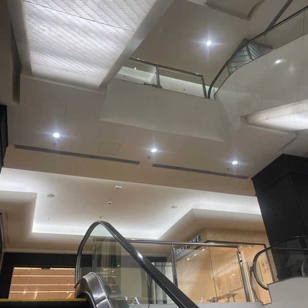 Plaza Indonesia - Shopping Mall in Menteng