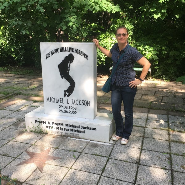 Michael Jackson monument - Bucharest'de Anıt Alanı