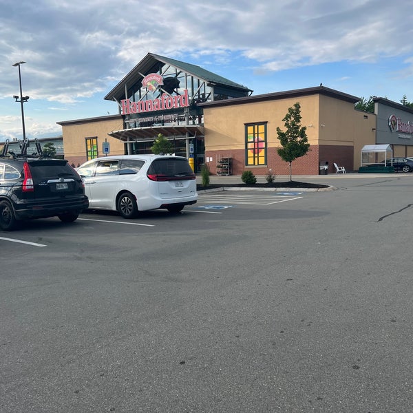 Hannaford Supermarket - 4 tips