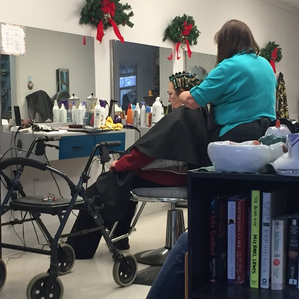 Headlines Salon Robb Carty - Wilbraham, MA