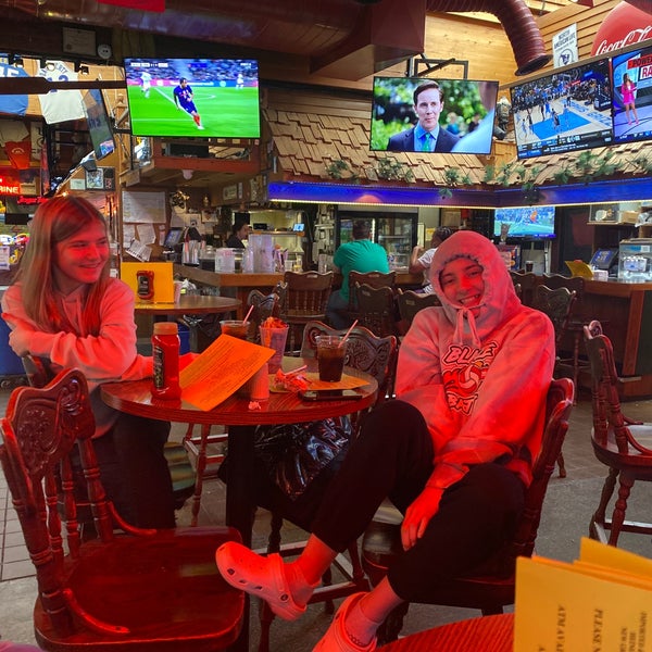 Major Goolsby's - Sports Bar in Kilbourn Town