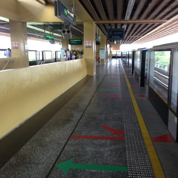 Commonwealth Mrt Station