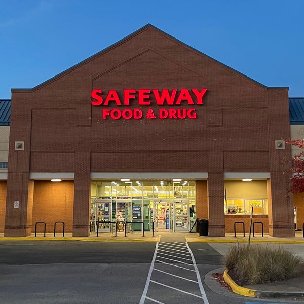 Safeway - Grocery Store in Woodbridge