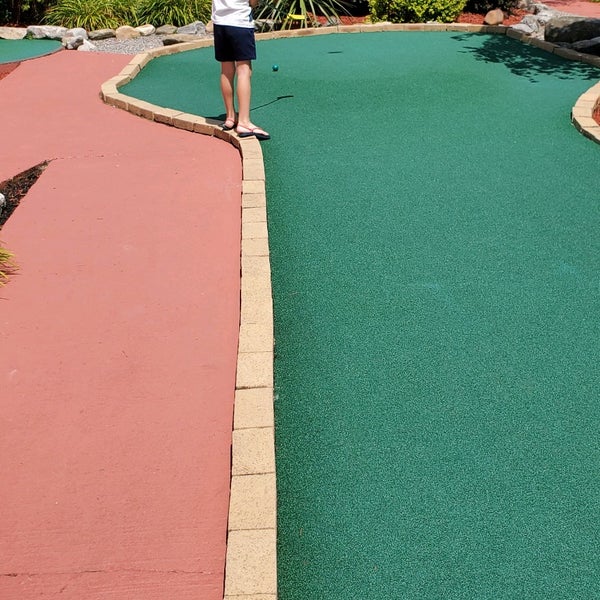 Palm Springs Mini-Golf - Golf Course in Marcy