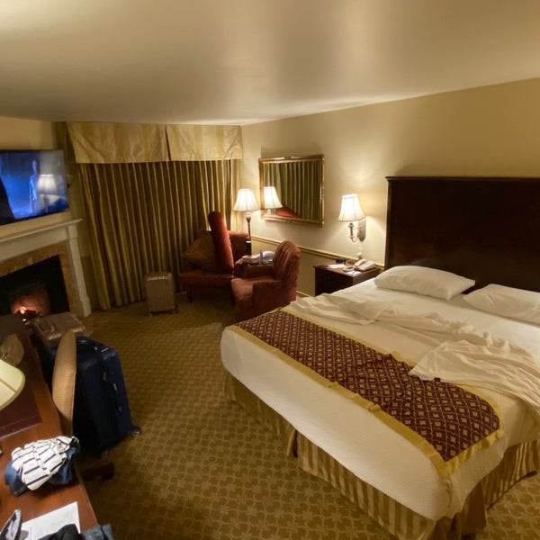 Victorian Inn - New Monterey - 11 tips from 597 visitors