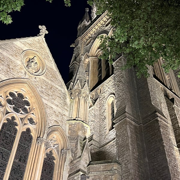 St Mary Abbots Church - 3 tips from 603 visitors