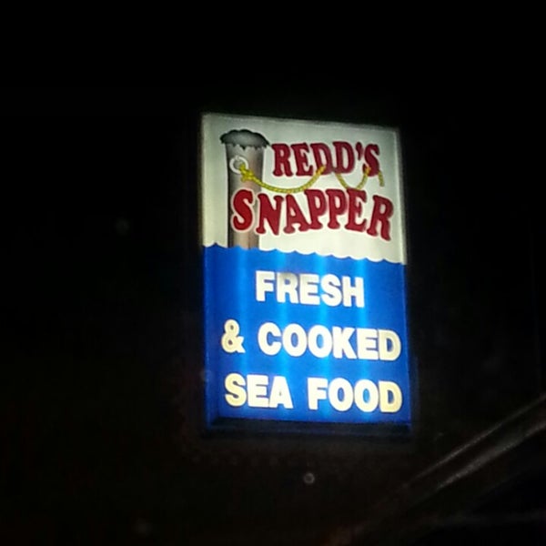 Red's Snapper - Southern Food Restaurant in Milwaukee