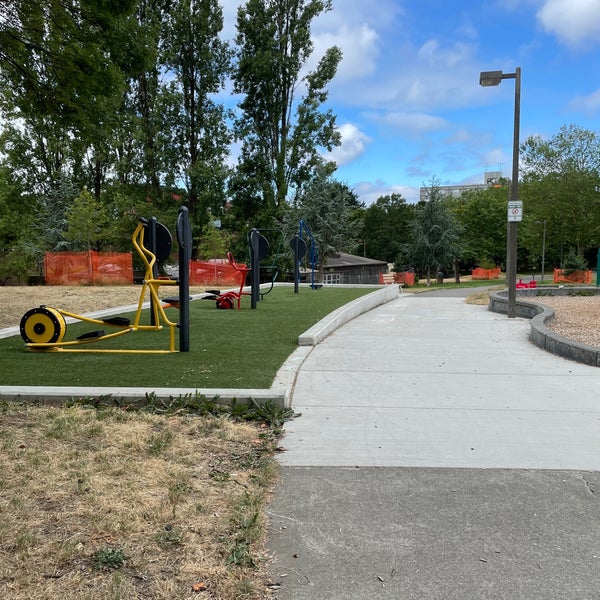 Edwin T Pratt Park - Playground