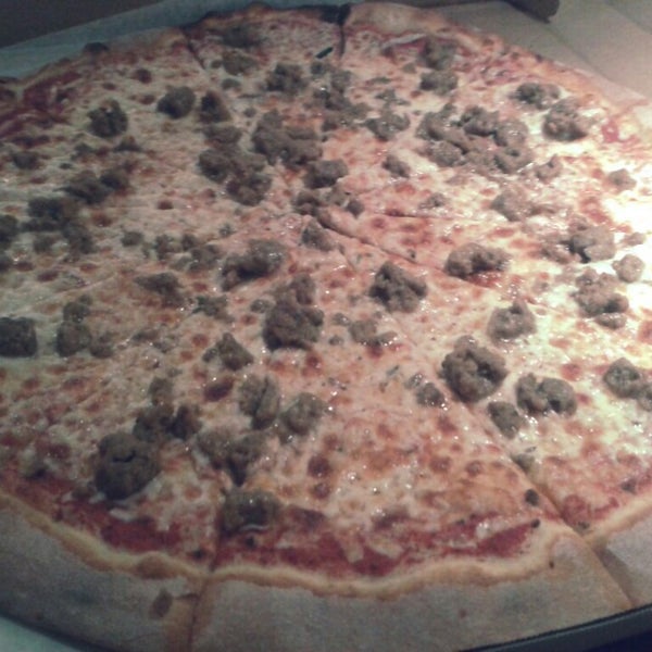 Cambridge Grill (W20-101) - Pizzeria in MIT