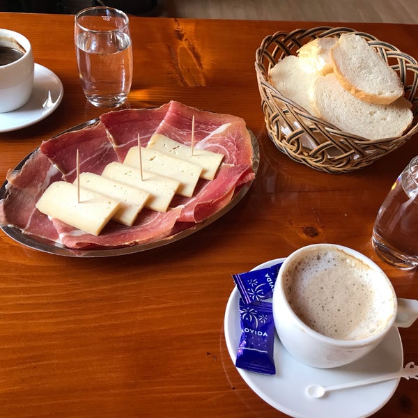 Restoran "Zora" - Gastropub in Njegusi