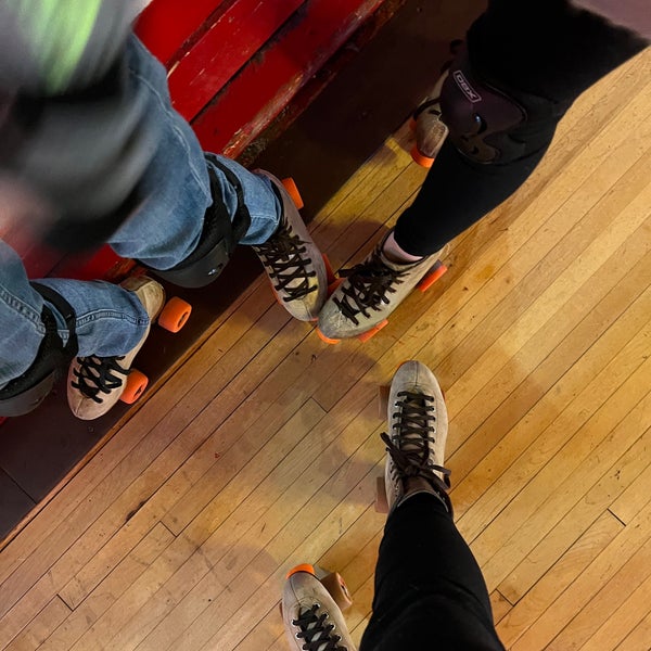 Fleetwood Skating Rink - Skating Rink in Chicago