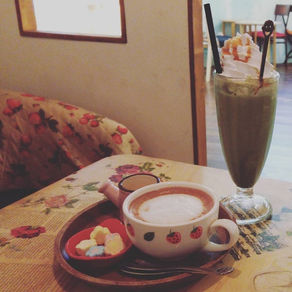 Princess Diary Cafe - Coffee Shop in 신촌동