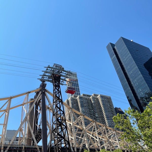 FDR Drive at Exit 12 - Intersection in New York