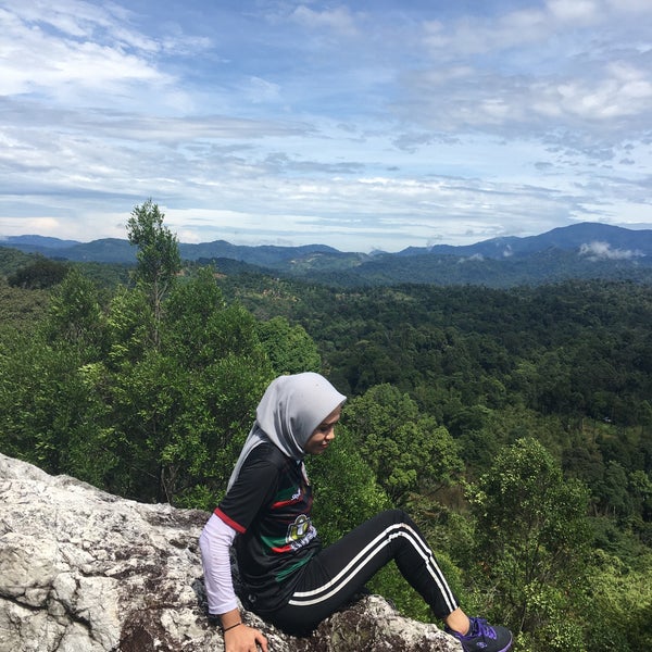 bukit batu putih hike 2019 - MalachitaroJordan
