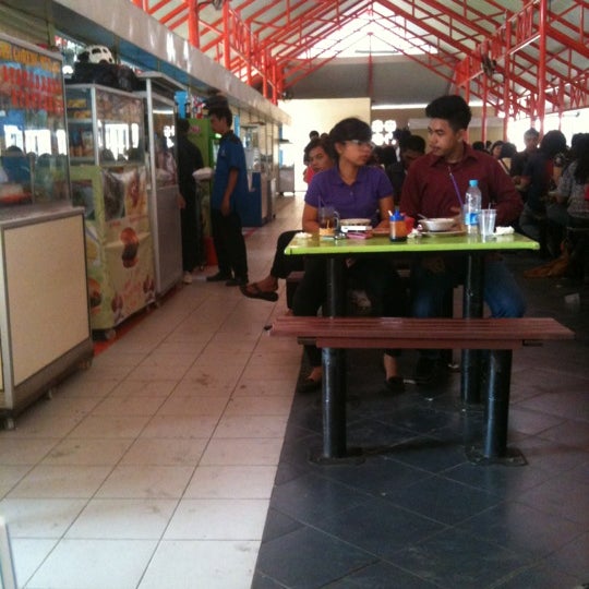 Kantin kampus UKI - Arcade in Kramat Jati