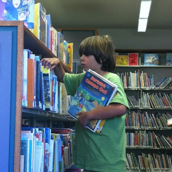 El Segundo Public Library - 111 W Mariposa Ave