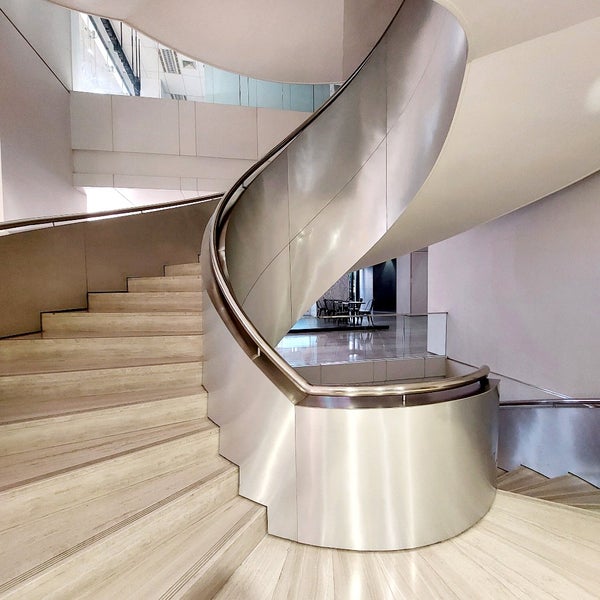 อาคารวานิช 2 (Vanit Building 2) - โครงสร้าง ใน Ratchathewi