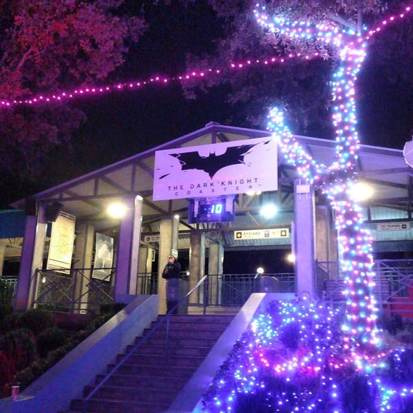 The Dark Knight Coaster - Six Flags