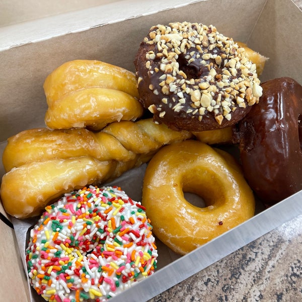 Ralph's Donuts - 59 S Cedar Ave