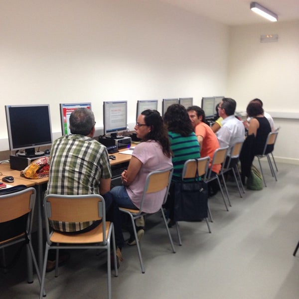 Edelia Hernandez - College Classroom in Viladecans