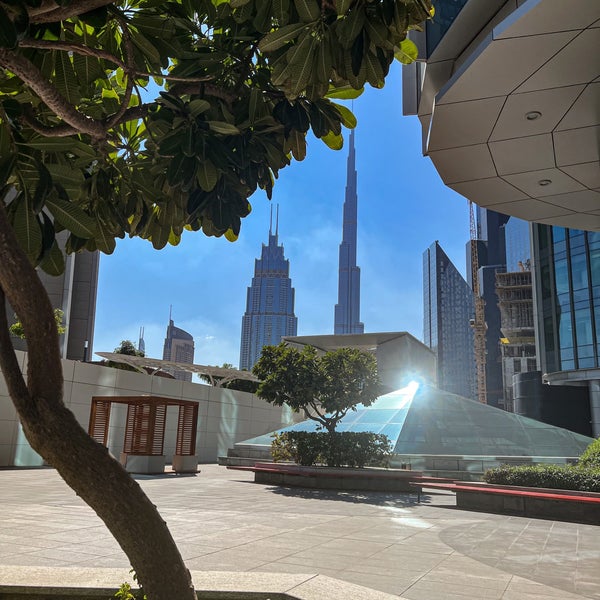 Emirates Financial Towers - Structure