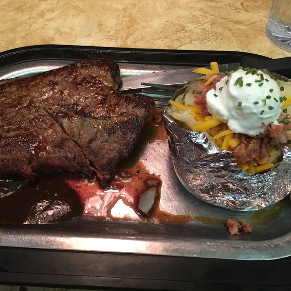 Hoss's Steak & Sea - 2 tips