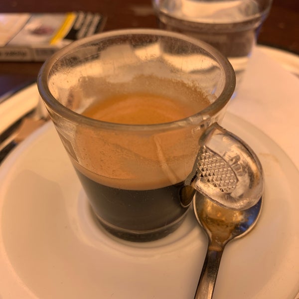 Street Cafe - Café in Avion