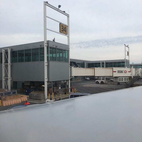 Gate B32 - Jamaica - Concourse B - Terminal 4