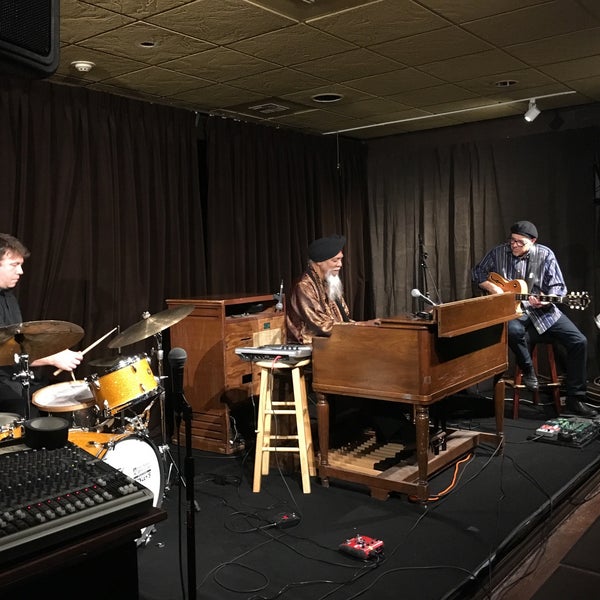 Boxley's Jazz Club (Now Closed) - 10 tips