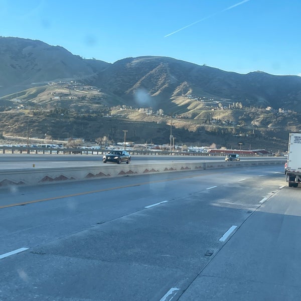 Los Angeles / Kern County border - Border Crossing