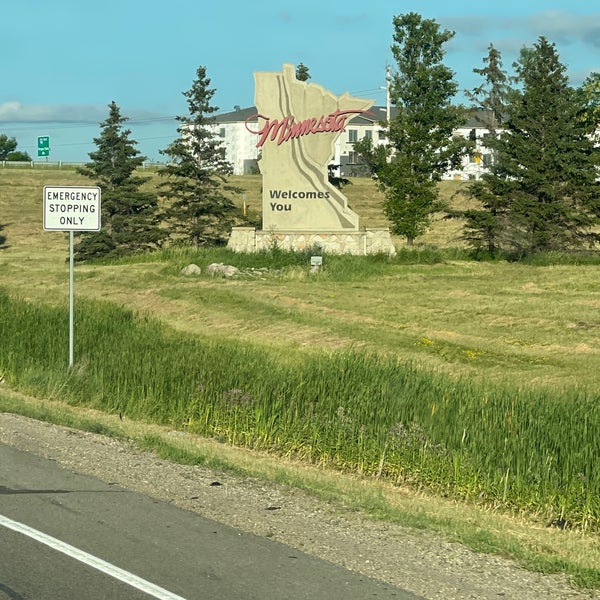 Photos at Minnesota / North Dakota State Line - Border Crossing in Fargo