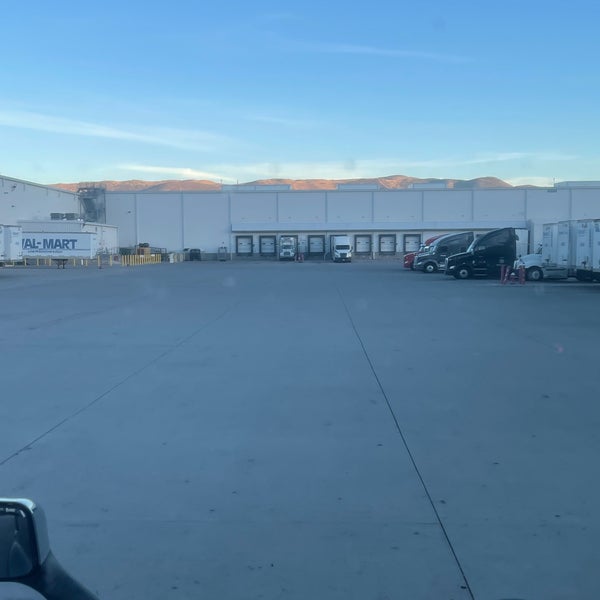 Walmart Distribution Center - 5 tips from 212 visitors