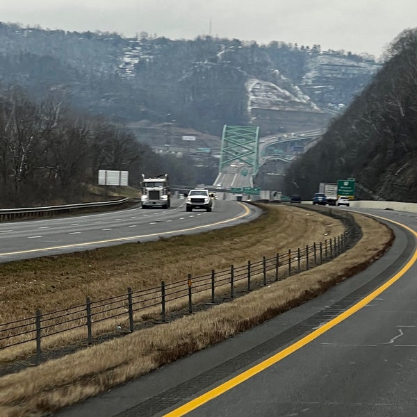 Photos at Ohio/West Virginia State Line - Border Crossing in Wheeling