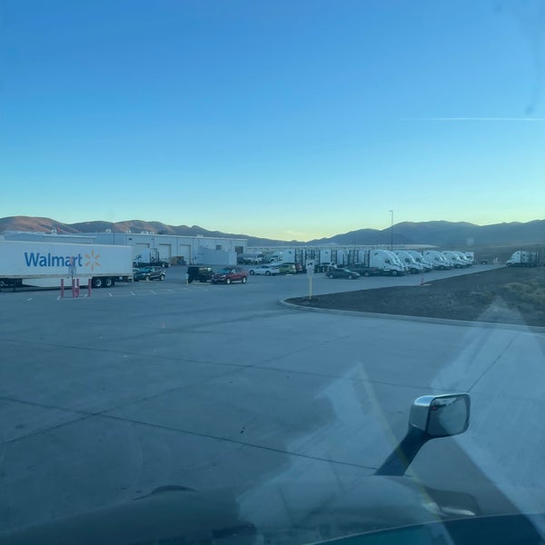 Walmart Distribution Center - 5 tips from 212 visitors