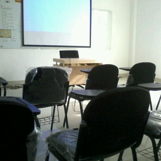 Gedung Pasca Sarjana Unimed lantai 2 - Jalan Willen Iskandar