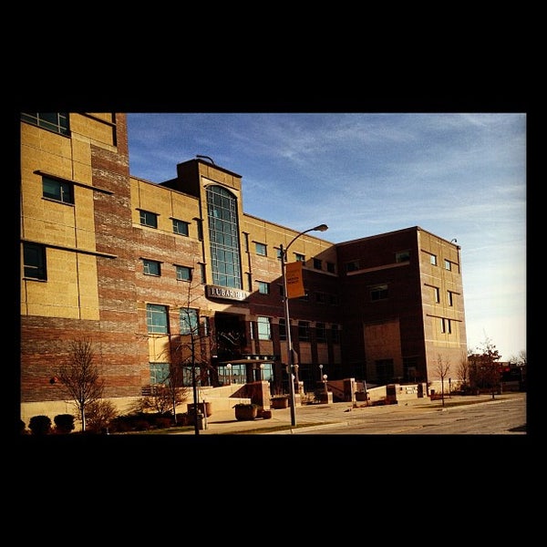 UWM Lubar Hall - College Academic Building in Milwaukee