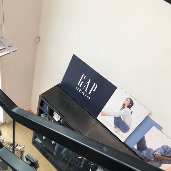 GAP - Clothing Store in Mid-City West