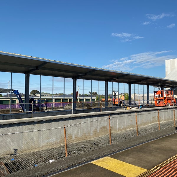 Wendouree Railway Station - Rail Station in Wendouree