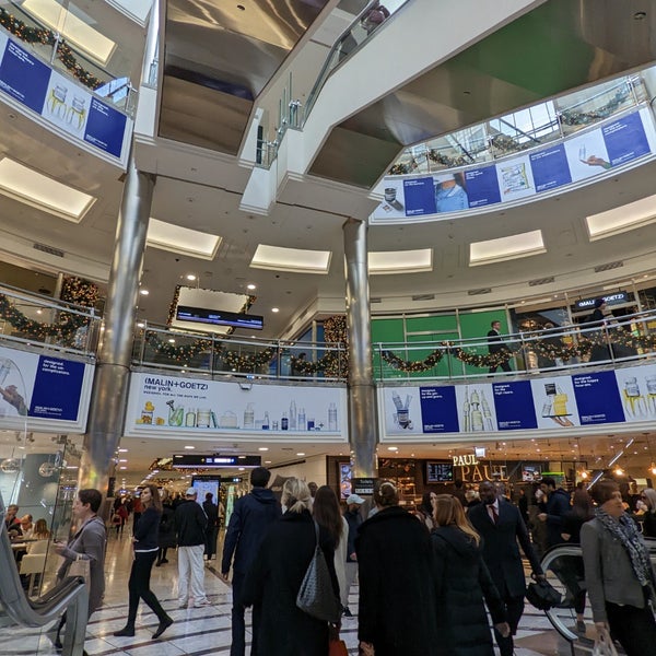 Cabot Place - Shopping Mall in Tower Hamlets