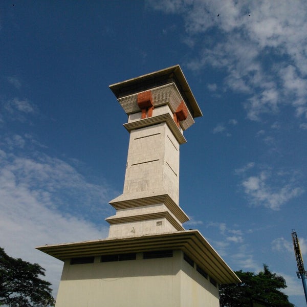 Tugu Identitas Menara Kudus - Park