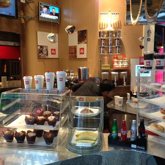 Sony Plaza Illy Cafe - Midtown East - 3 tips from 180 visitors