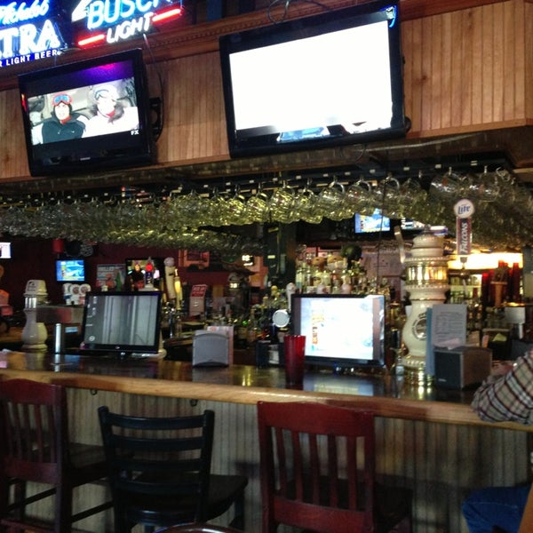 Summits Wayside Tavern - Sports Bar