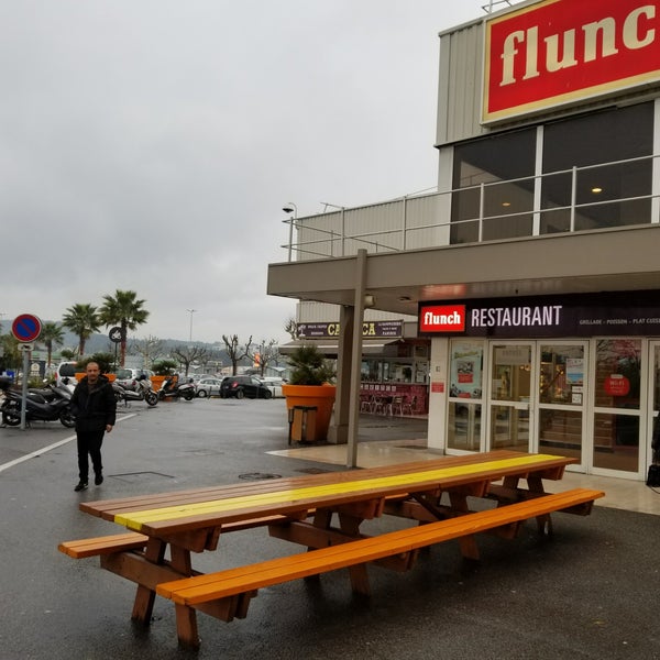 Centre commercial Carrefour Lescar - Shopping Mall in Antibes