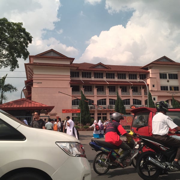 SMK Tunku Abdul Rahman - 9 tips from 448 visitors