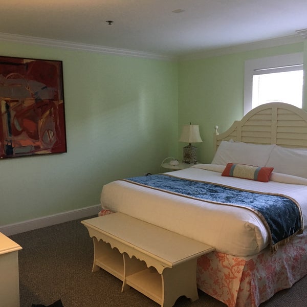 Mansion House Inn - Vineyard Haven, MA