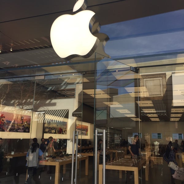 Apple Valencia Town Center - 24201 West Valencia Boulevard