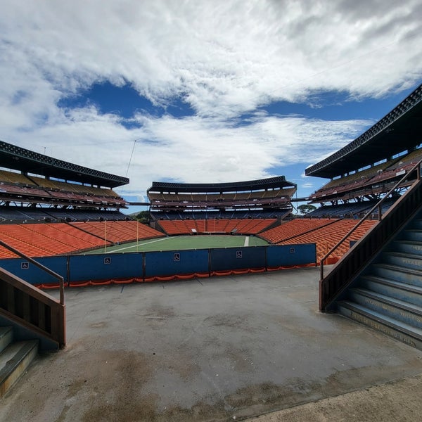 Aloha Stadium - Stadium