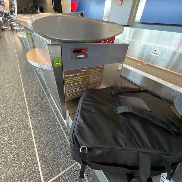 Delta Air Lines Ticket Counter - Airport Ticket Counter in Jeffries Point