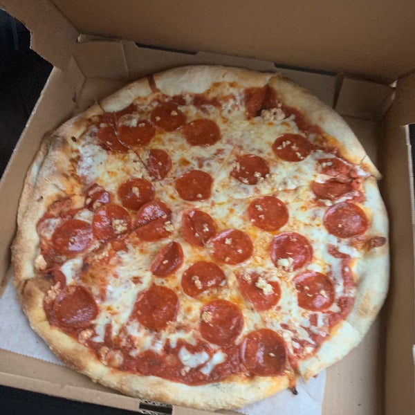 Standard Pizza Co. - 631 Haywood Rd